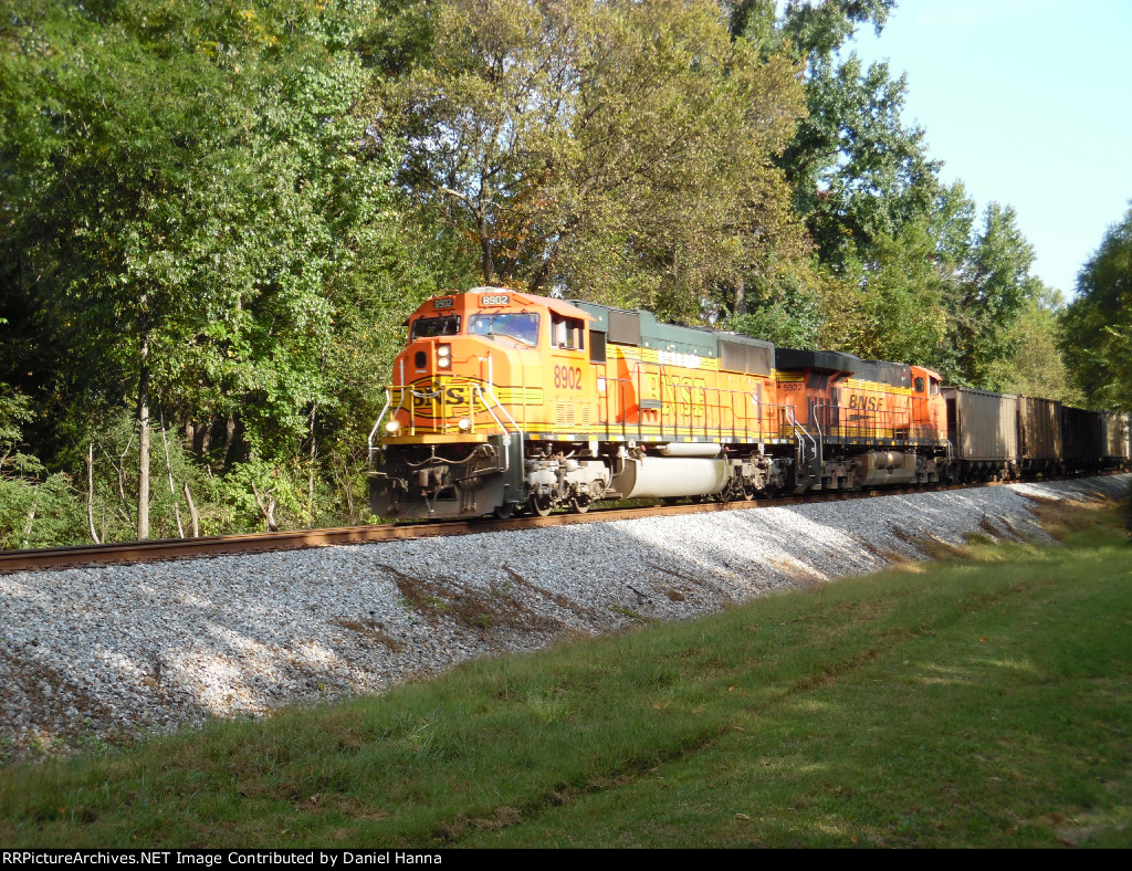 BNSF H2 MAC leads NS 739